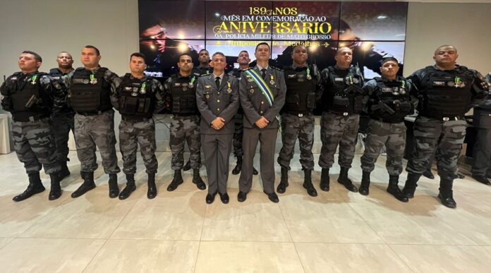 Policiais da Força Tática recebem 'Medalha Mérito Serviços ...